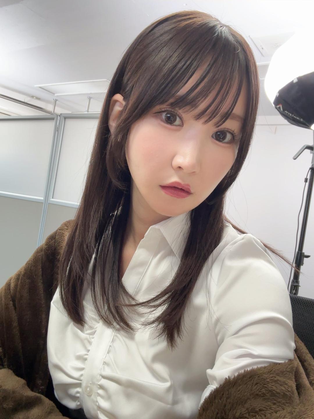 依本栞(依本しおり,Yorimoto Shiori)- 图片 - xb1